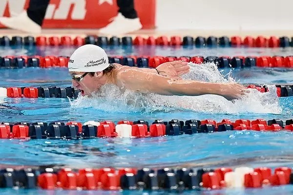 SCVNews.com | Mustangs Battle with Pomona-Pitzer in the Pool | 10-21-2025